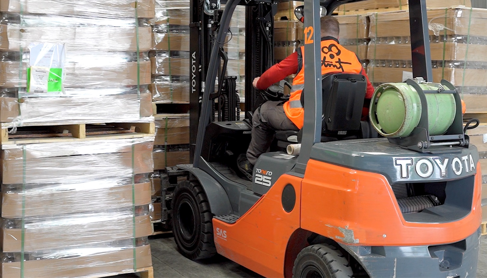 TMT: Forwarder of International transport